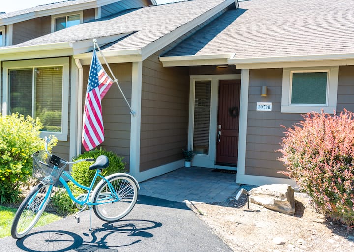 Great Views/6 To Stay/ Pets +/Priv Hot Tub/passes - Eagle Crest, OR