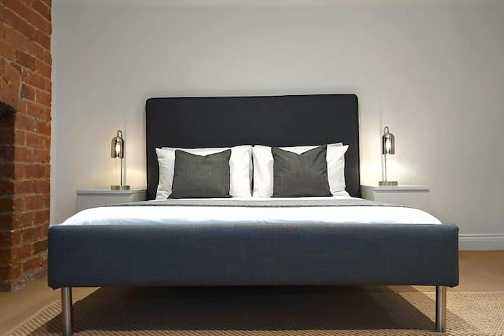 Stylish Duplex Apartment In City Centre + Parking - Preston