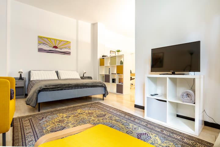 Quiet And Spacious Open Space Garden View - Milán