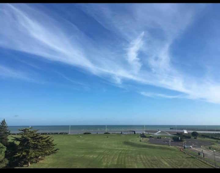 Sunny Flat, Sea Views - A Stone Throw From The Sea - Arundel