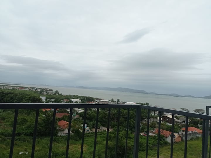 Traga Roupas De Cama E Toalhas - Palhoça