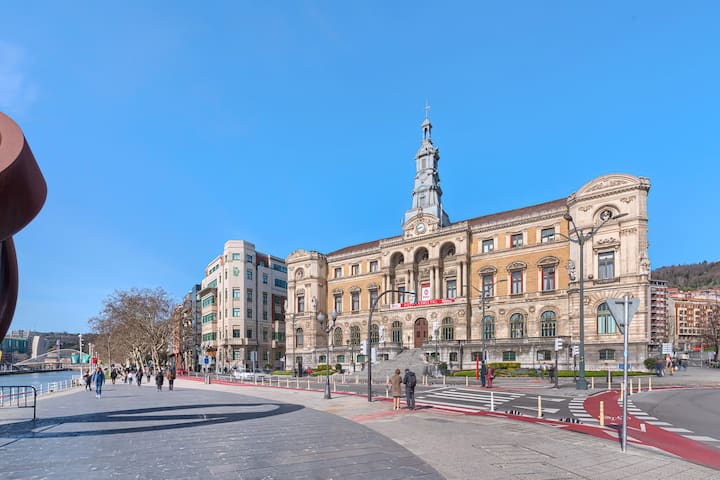 Ayuntamiento Cerca Del Casco Viejo & Parking - Bilbao