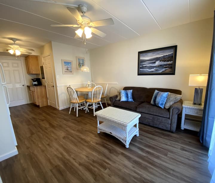 Condo W/parking/pool One Block To Beach/boardwalk - Avalon, NJ