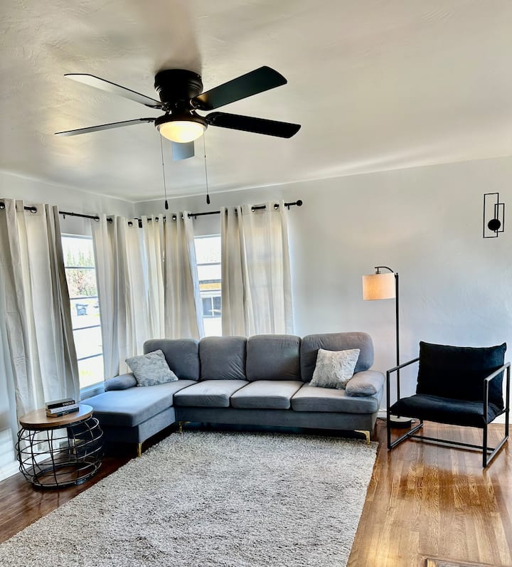 Modern La Cresta - Bakersfield, CA