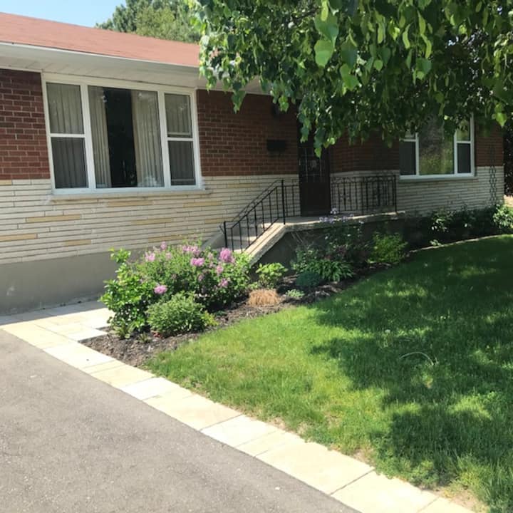 Cosy And Private Apartment. - Oshawa