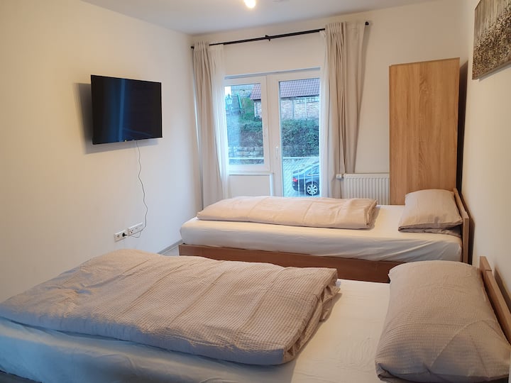Sonnige, 2 Zi. Wohnung (2.og) - Besigheim