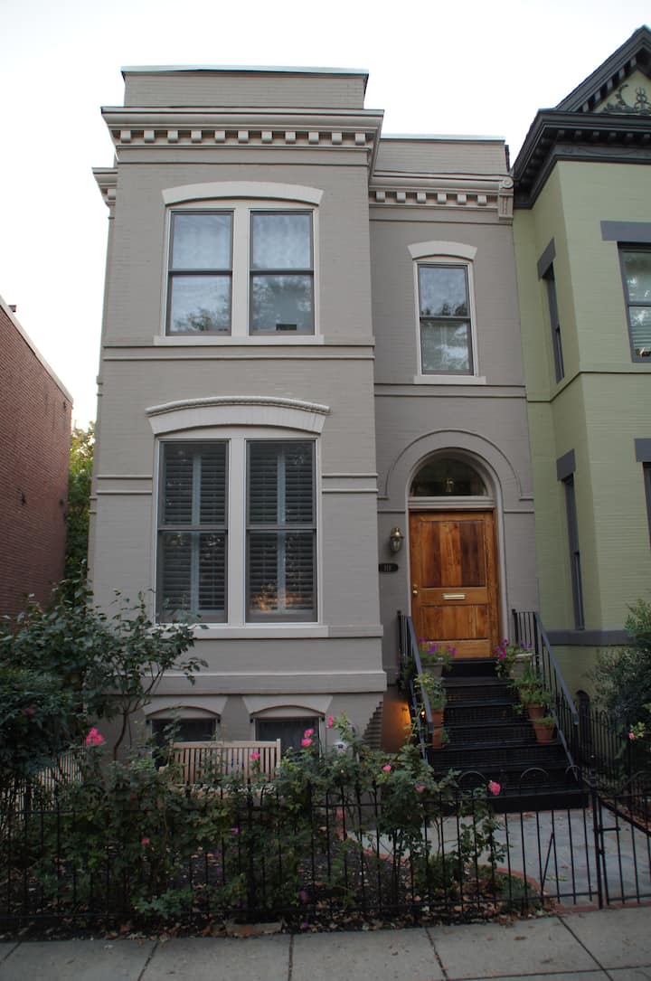 Capitol Hill Apartment 1-br - Washington, DC