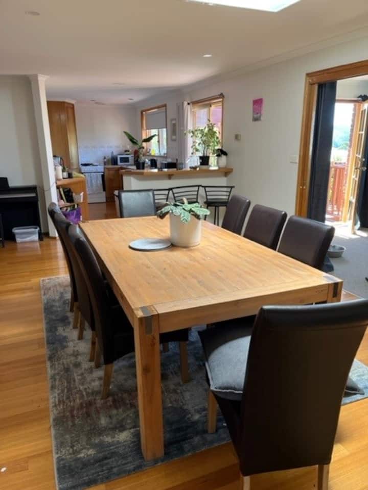 A Tranquil Room/s In A Convenient Location. - Kingston