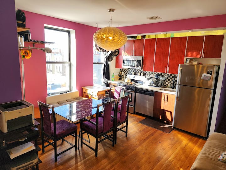 Guccigreen Room:you're My Family When You're Here! - Manhattan, NY