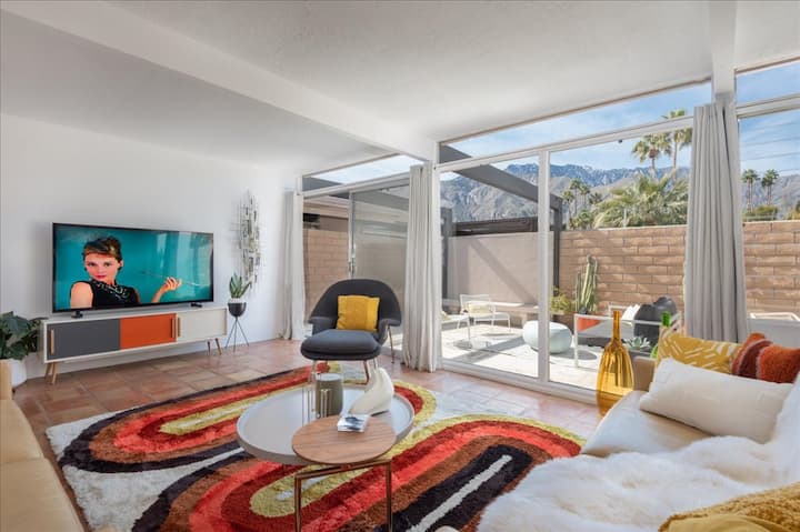 Epic Mountain View Palm Springs Pad *!* - Palm Springs, CA