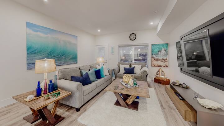 Beach Retreat At Aisha's Jewel - Luxury Townhome - Osoyoos