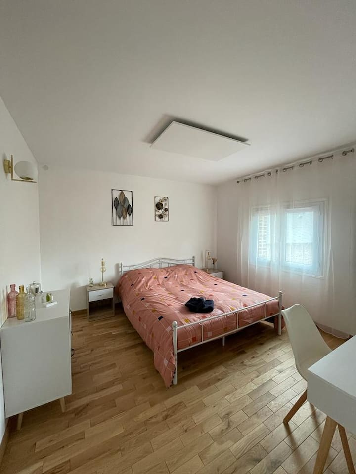 Grande Chambre Au Calme. - Gournay-en-Bray