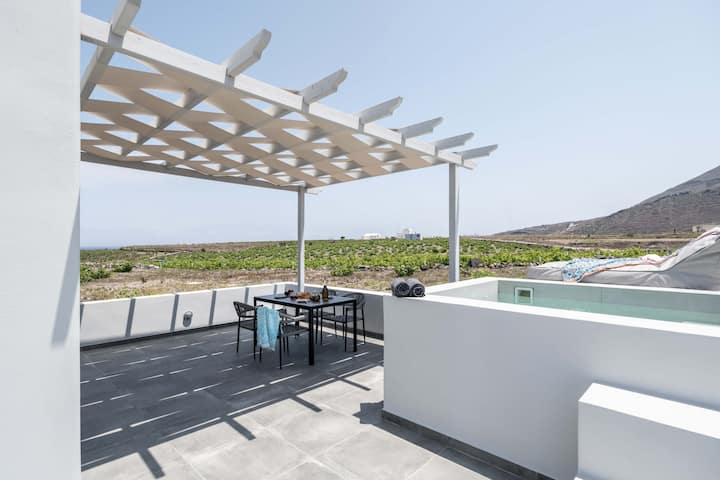 Private Vineyard Villa With Jacuzzi - Oia