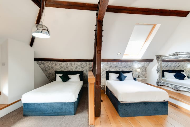 Boutique 56 Duplex Suite In Liverpool City Centre - Birkenhead