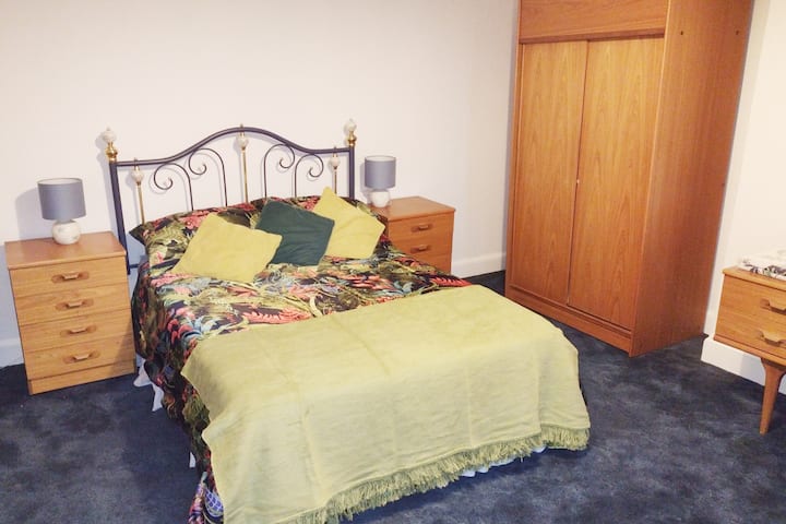 Exclusive Hire Of The First Floor In Saint Saviour - Jersey