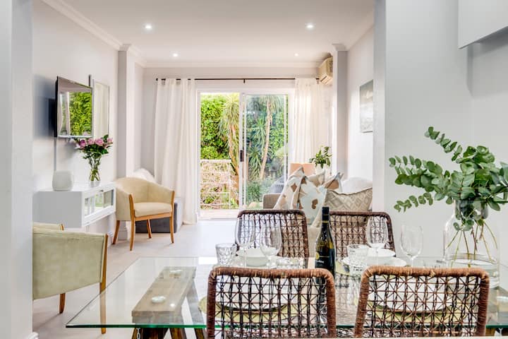 Lovely Family Gem In Camps Bay - Cape Town