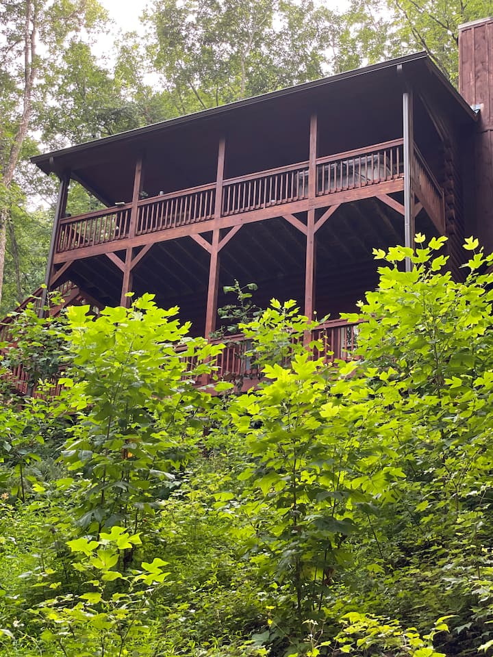 Alpenhaus Cabins-pet Friendly Helen Cabin Hot Tub - Cleveland, GA