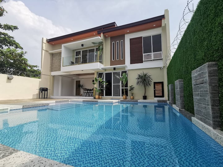 Private Villa With Pool Oasis In Cainta - Antipolo