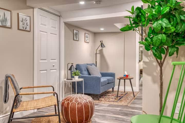 Cozy Kirkendall Suite-central Location, Mins To Dt - 