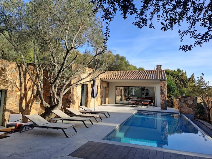 Villa Costa Pisc Privée 8p 2 Min  De Palombaggia - Santa Giulia