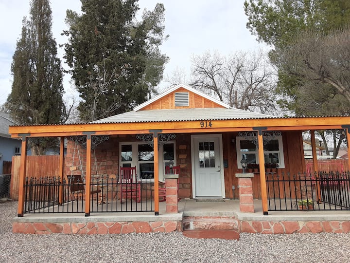 1 Block  Walk To Old Town - 1931 Historical House - Clarkdale, AZ