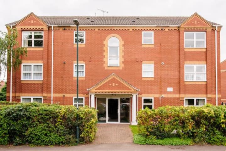 Lovely Two Bedroom With Free Parking Location 5 * - Coventry