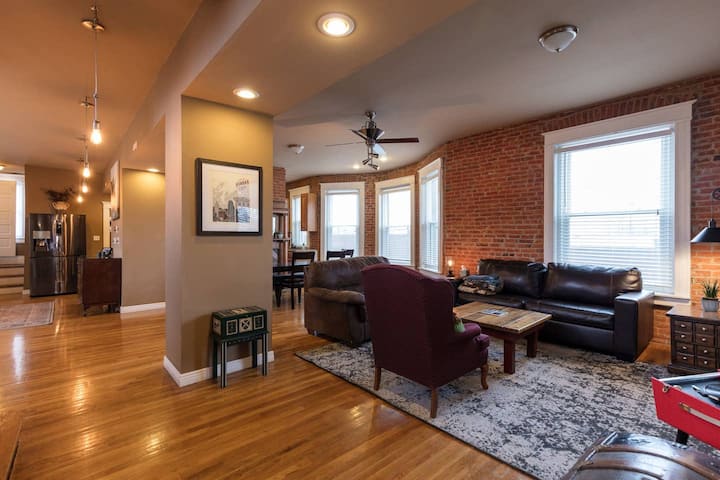 Charming Historic Spacious Home-near Dt Kc-wifi - International Plaza, Kansas City
