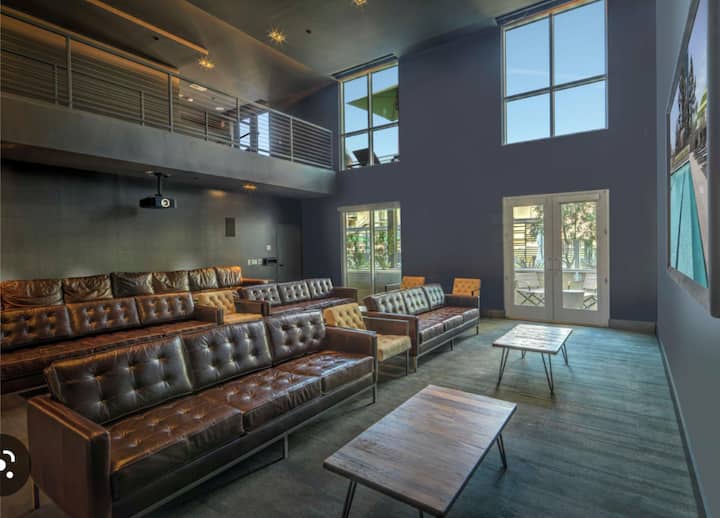 Amazing Luxury 1 Bedroom Apartment - Los Angeles, CA
