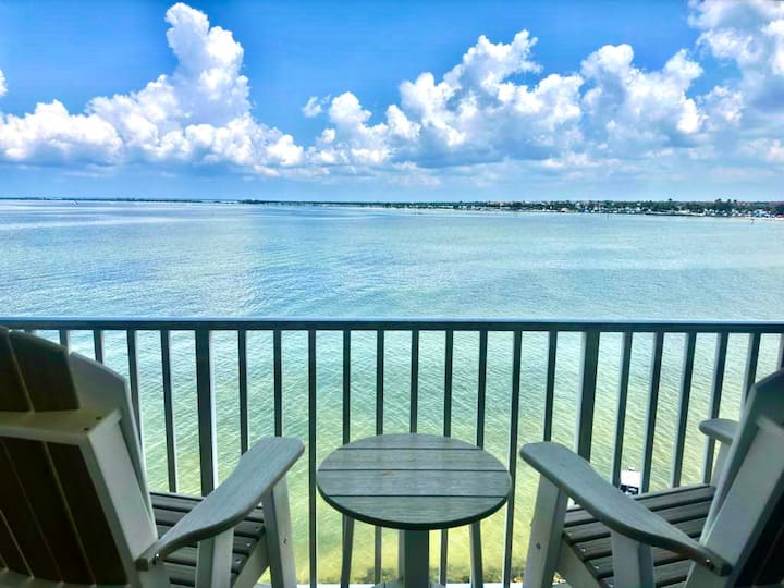 Cool Breeze - Sunset Views Like No Other! - Tampa, FL