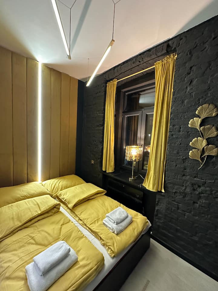 Darkhouse Gold - Łódź