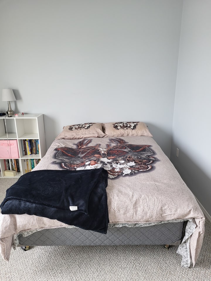 One Private Bedroom -Nice Area. - Saskatoon