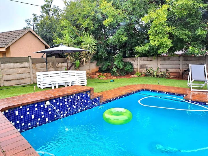Garden Party & Events Venue Hire _day Stay - Randfontein