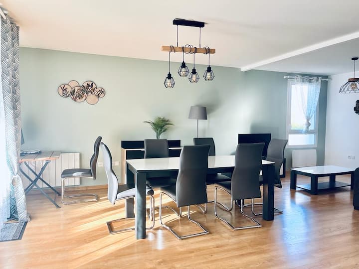 Charbonnier 6 Personnes Avec Terrasse Et Parking - ibis budget Reims Parc Des Expositions