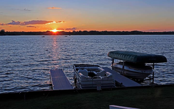 Enjoy Spectacular Views - Fox Lake, IL
