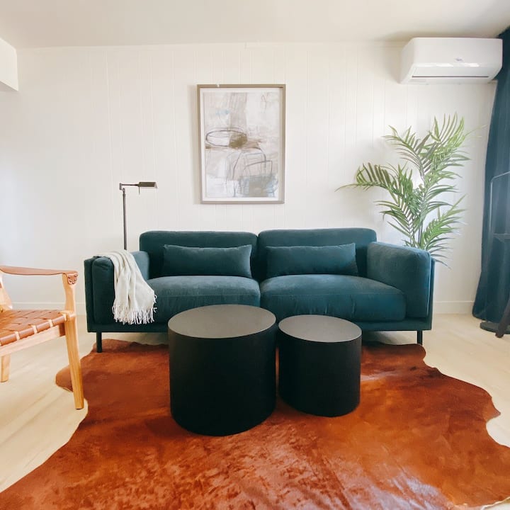 Apt Nomad: King Bed & Walk To Spacex, Shops - Redondo Beach, CA