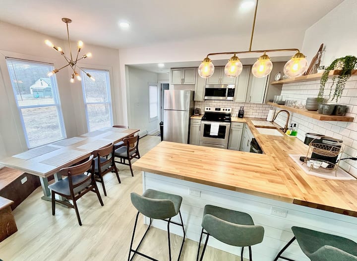 One Home, Two Newly Renovated Luxury Hideaways! - Hunter Mountain, NY