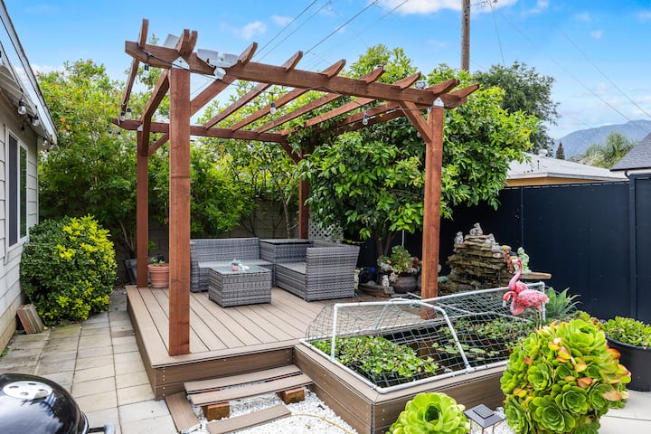 Zen Koi Pond | 1-bedroom Cottage | 2-car Garage - Monrovia, CA