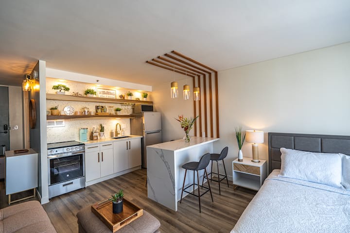Modern Condo In The Heart Of Waikiki Free Parking - Honolulu