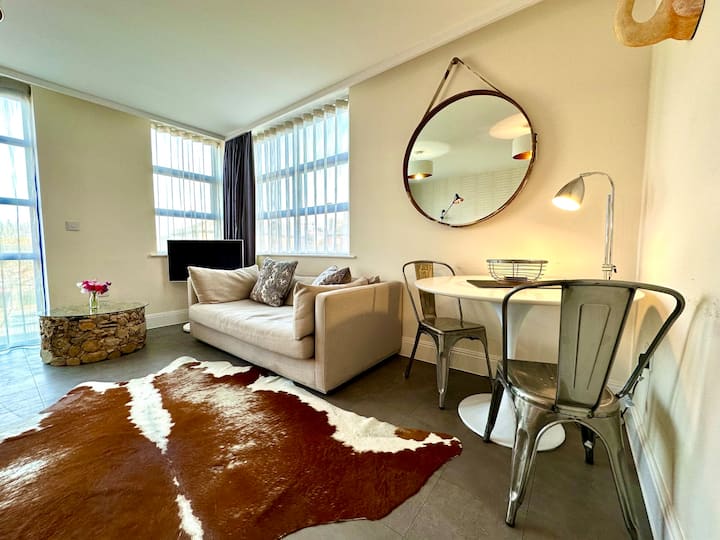Beautiful Couples Retreat - Free Parking & Wifi - Wareham, UK