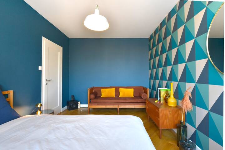 Vintage Bedroom, Balcony, 6th Foor - Ginebra