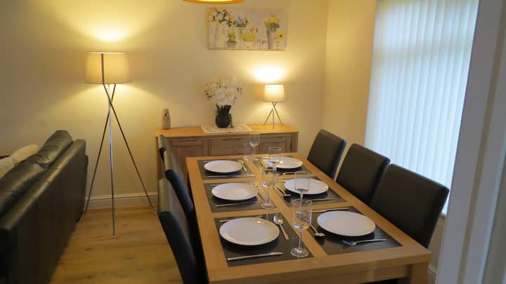 Templecombe 3 Bed House - Sleeps 5 - Dorset