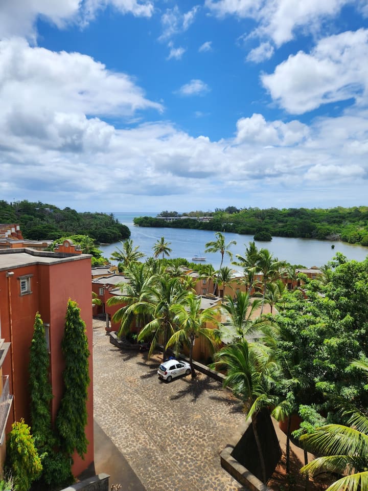 Holiday Waterfront Lifestyle With Easy City Access - Mauritius