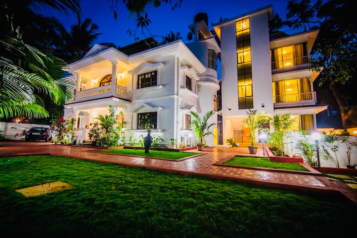 06 Bhk With Private Pool In Arproa - Anjuna