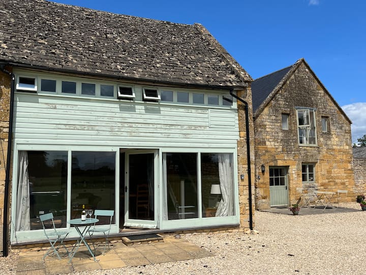 Hare Cottage - Wonderful Views And Parking - Stow-on-the-Wold
