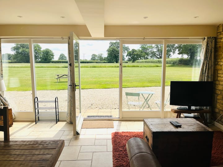 Hare Cottage - Wonderful Views And Parking - Oxfordshire