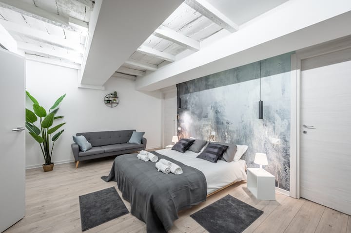 Ab Plus - Via San Felice 6 - Bologna
