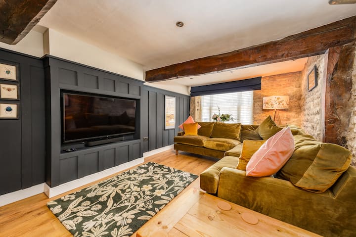 Stunning Spacious 3 Bedroom Central Apartment - Stamford