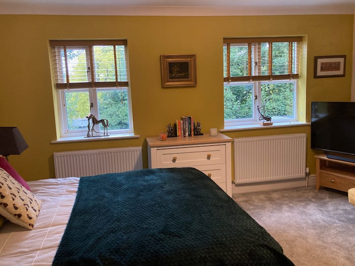Luxury Double Room, Walk In Shower Near Watford - Watford