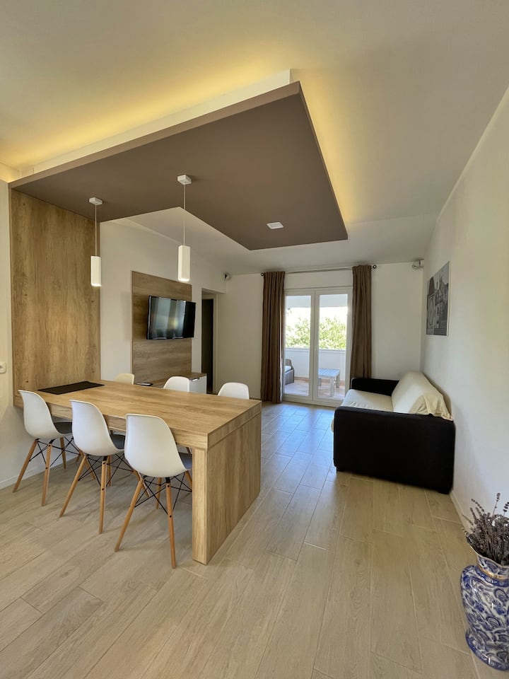 Apartments Ursula 2-bedroom - Okrug Gornji