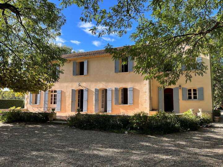 Mas Provençal Au Grand Calme - Sorgues